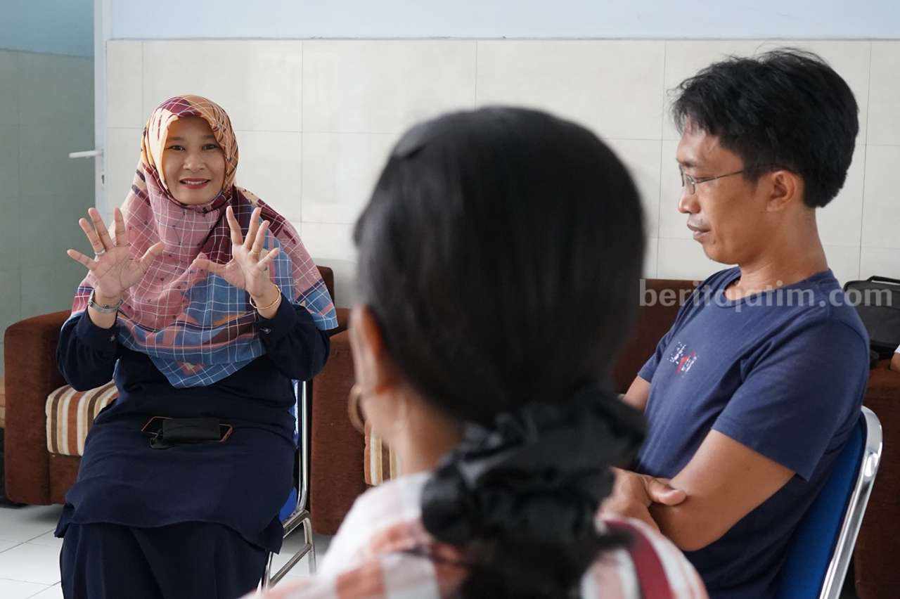 Mas Dhito Beri Trauma Healing Korban Kebakaran Pasar Gringging Kediri