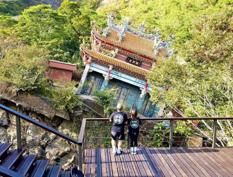 Kuil Unik di Taiwan, Bangunannya Miring Ekstrem Akibat Longsor Tapi Tak ...